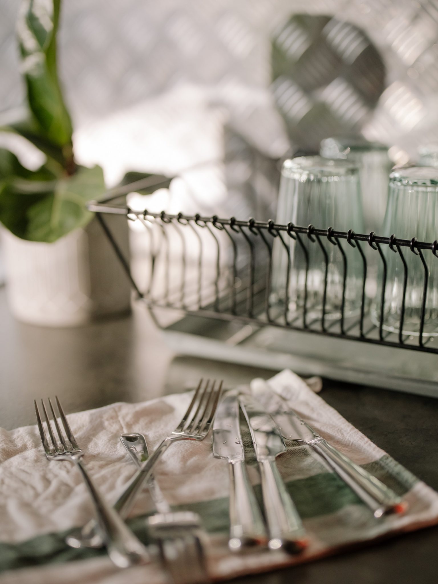 Simple ways to clean up after Christmas lunch – Food & Home Magazine