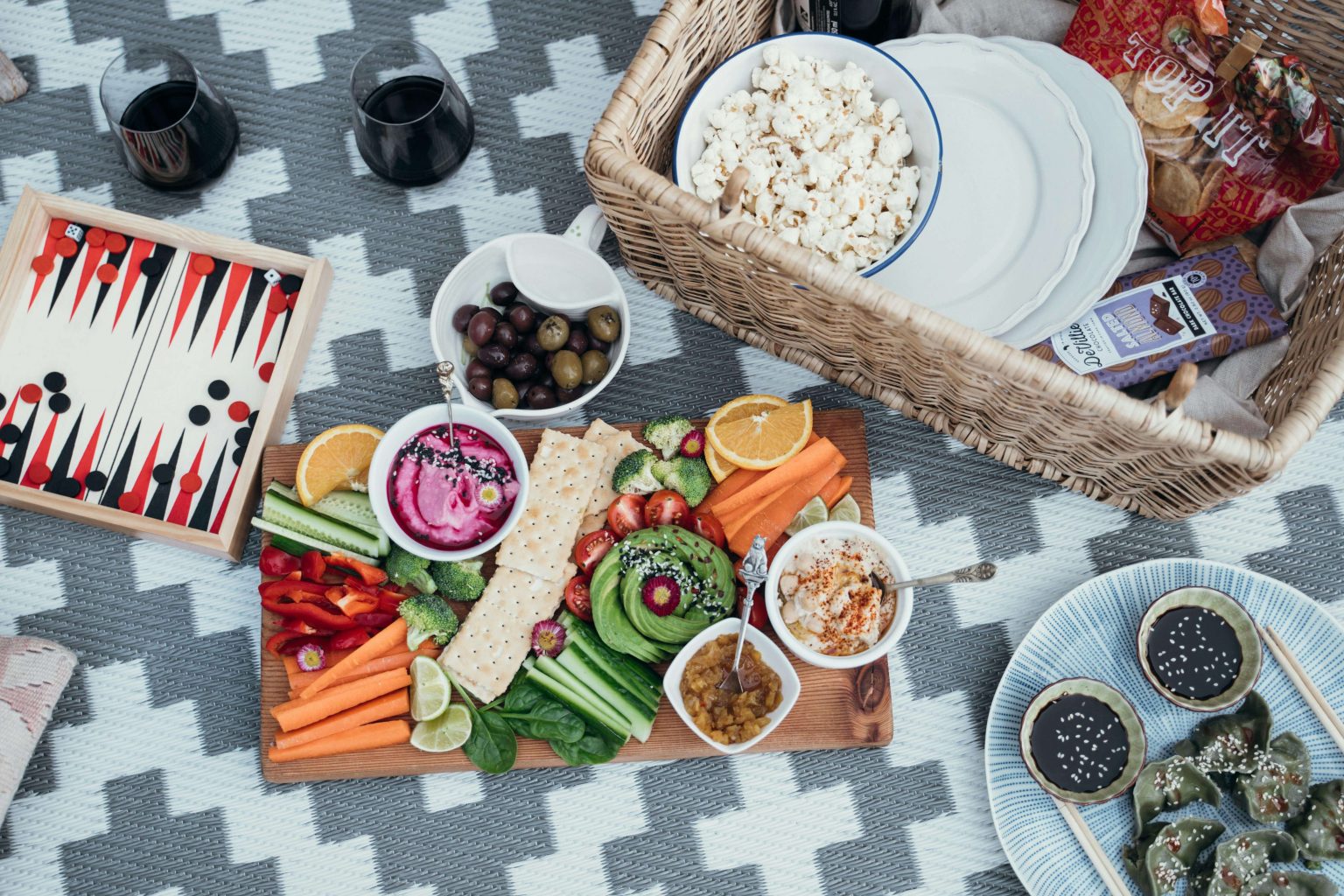 Pack the perfect picnic: Delicious foods that travel well in summer ...